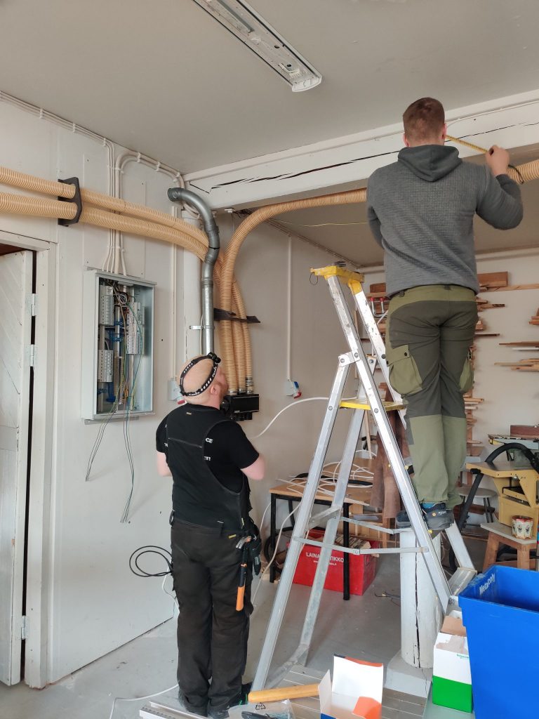 Sähköprojekti / Electricity project – Vaasa Hacklab